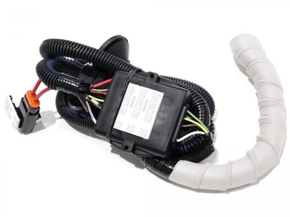 Subaru Trailer Hitch - L101SAL012 | Subaru Parts Pros