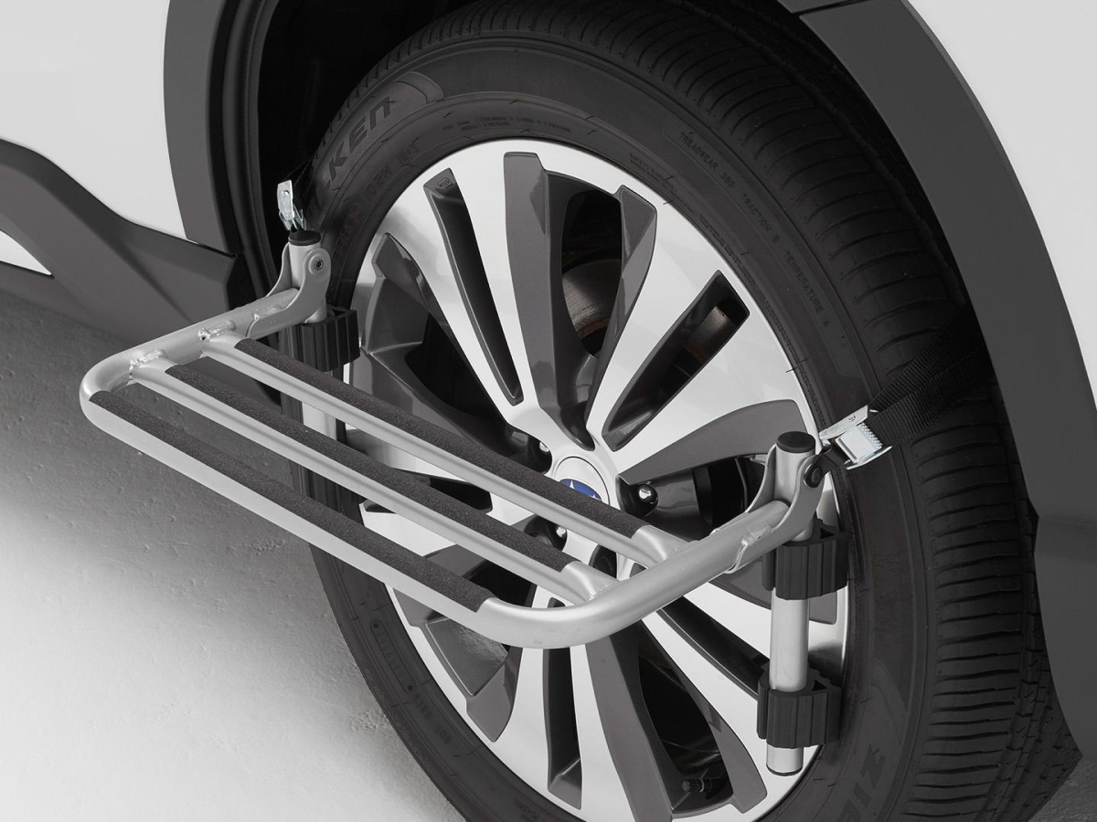 Subaru Thule Wheel Mounted Portable Step - SOA567W010 | Subaru Parts Pros